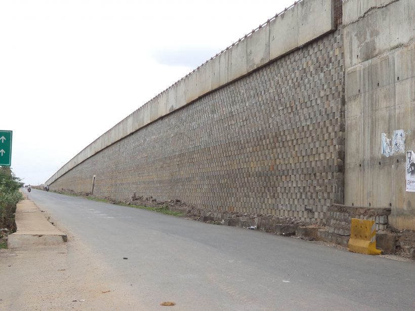 High-grade and flexible polyester geotextile for soil reinforcement