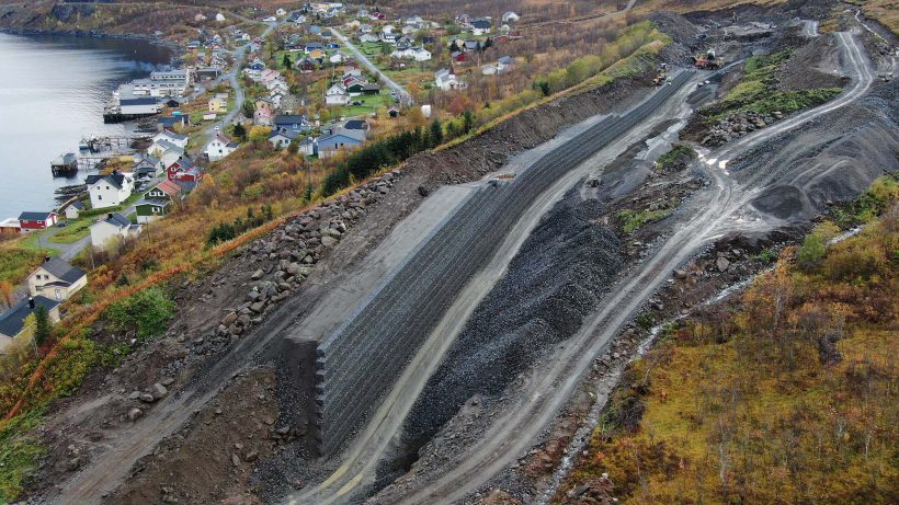 Geosynthetic reinforced soil slopes and walls for embankments