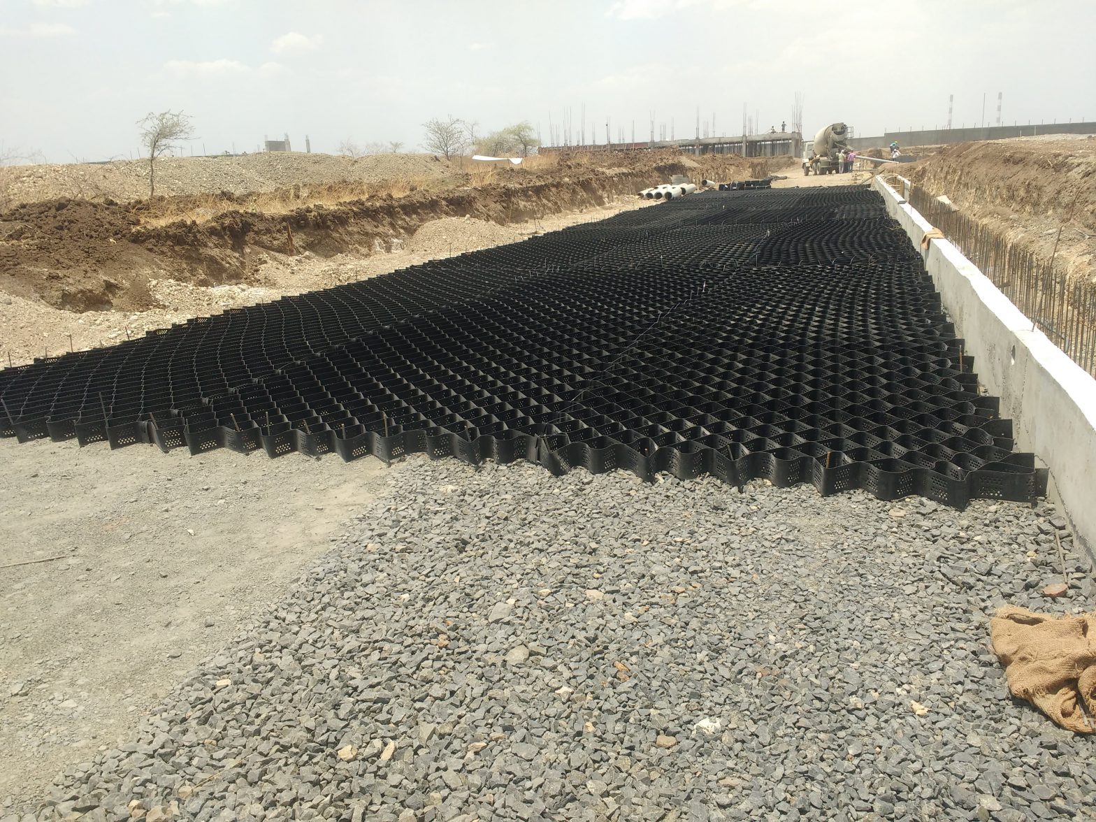 Pavement subgrade stabilisation by StrataWeb® geocells - STRATA GLOBAL