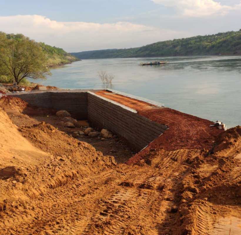 Use StrataGrid for retaining walls in highways, landfills, and mining.