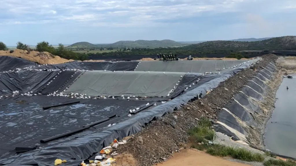 StrataDrain: Best Drainage Composite for landfill, mining & civil work